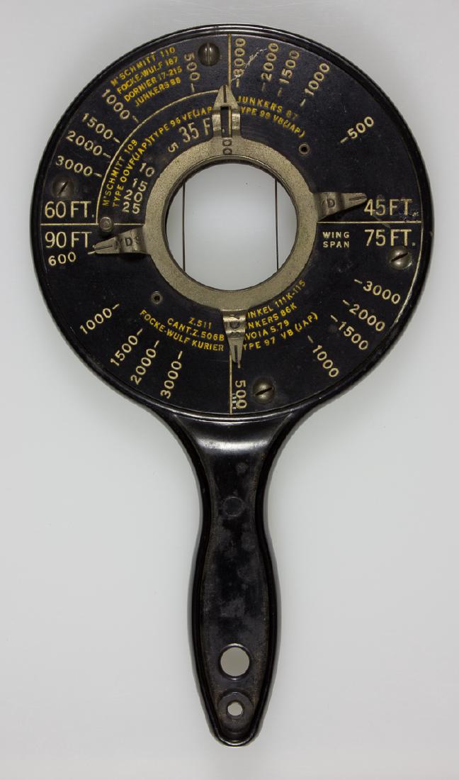 U.S. NAVY ANTI-AIRCRAFT RANGE FINDER
