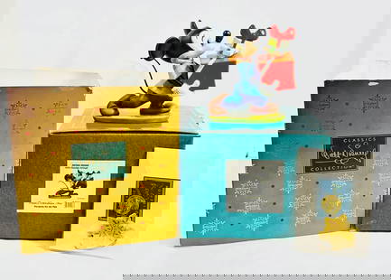 Walt Disney 1995 Mickey Mouse Figurine