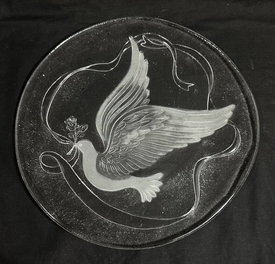 Pablo Picasso Style Dove Collectible Platter Auction