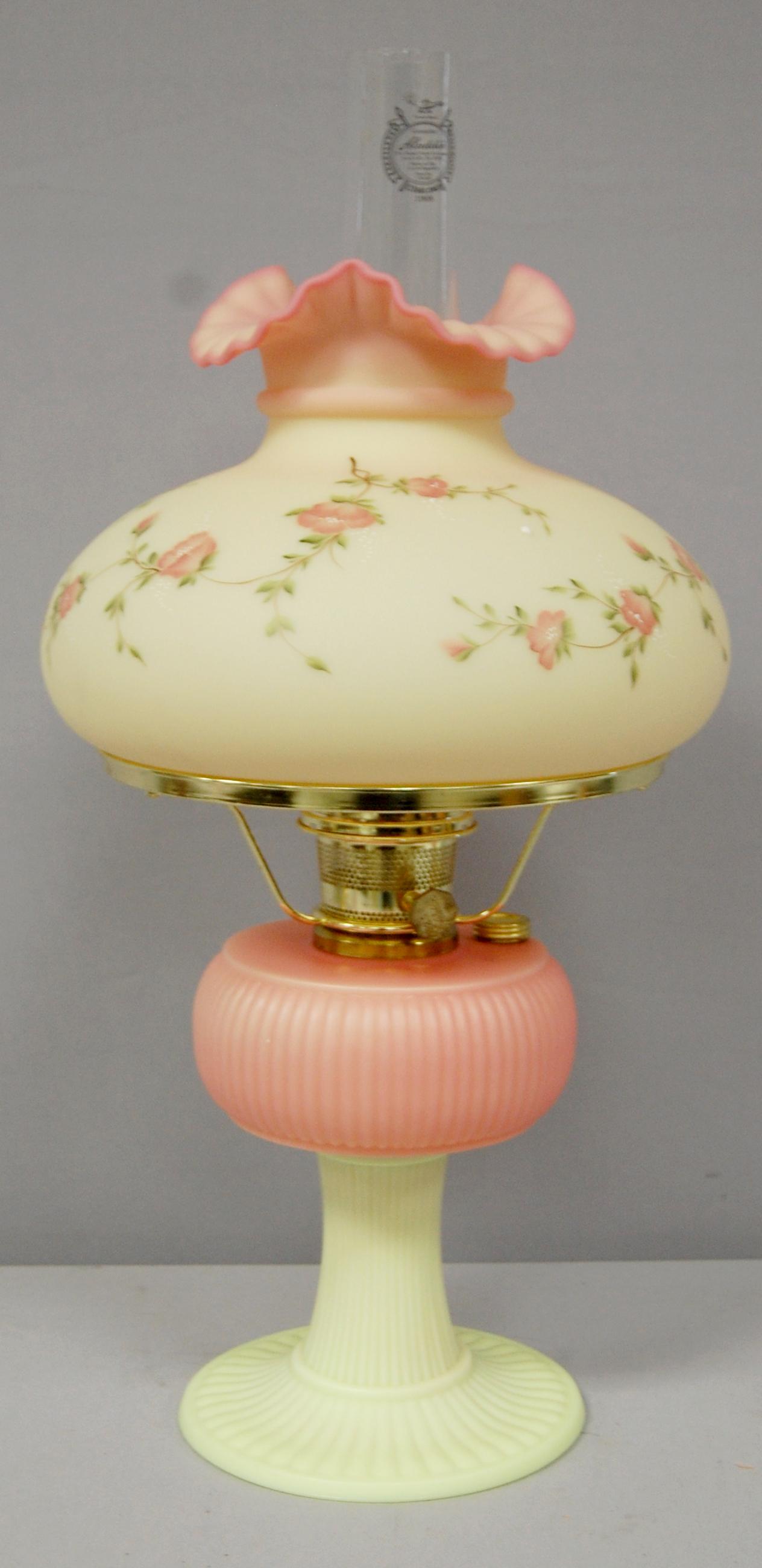 Aladdin Fenton Art Glass Burmise Grand Vertique - Dec 14, 2019 | Tom ...