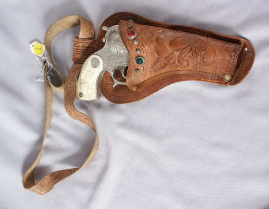 694: Wyandotte Red Ranger Cap Gun with Holster