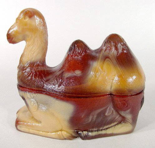 Westmoreland Covered Camel Dish, Caramel Slag