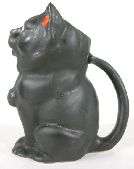 49: Royal Bayreuth Black Cat Pitcher