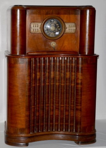 Zenith Black Dial Model 5808 Console Radio