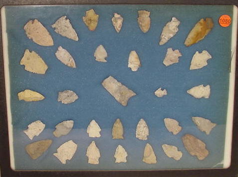 32 Native American Flint Arrowheads Nr