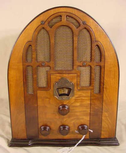 Zenith Model 805 Cathedral Super Heterodyne Radio