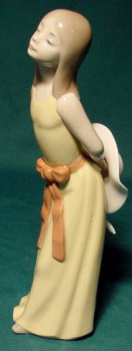 Lladro Daisa 1978 H 15 N Figurine, Young Girl Nr