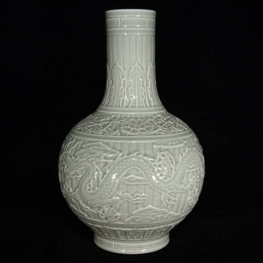 Vintage Chinese Dou Qing Glaze Porcelain Dragon Vase (#0303) on Dec 11 ...