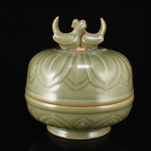 Yue Kiln Double Bird Porcelain Rouge Box w Lid (#0337) on Dec 25, 2022 ...