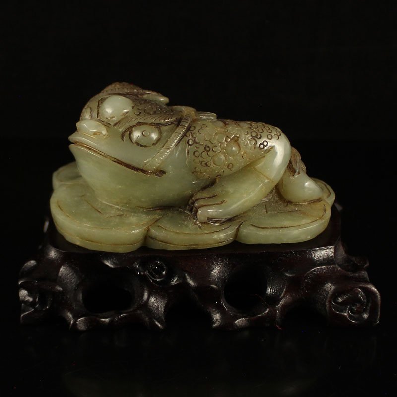 Vintage Chinese Hetian Jade Fortune Toad Statue