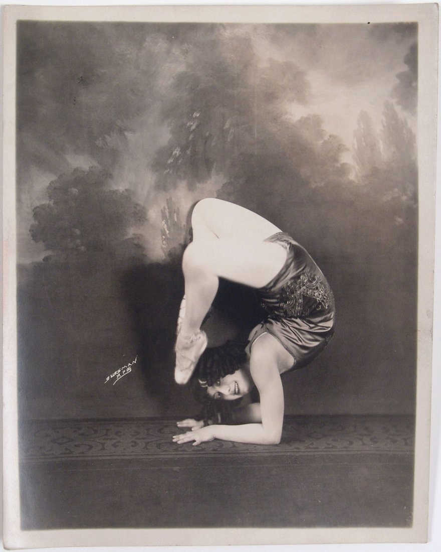 c1920s Photo FEMALE CONTORTIONIST Vaudeville or Circus