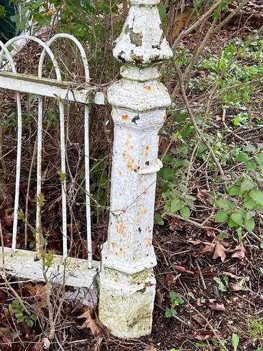 Antique 19th c. American Iron Fence Posts (4) - Aug 29, 2022 | Flannery ...