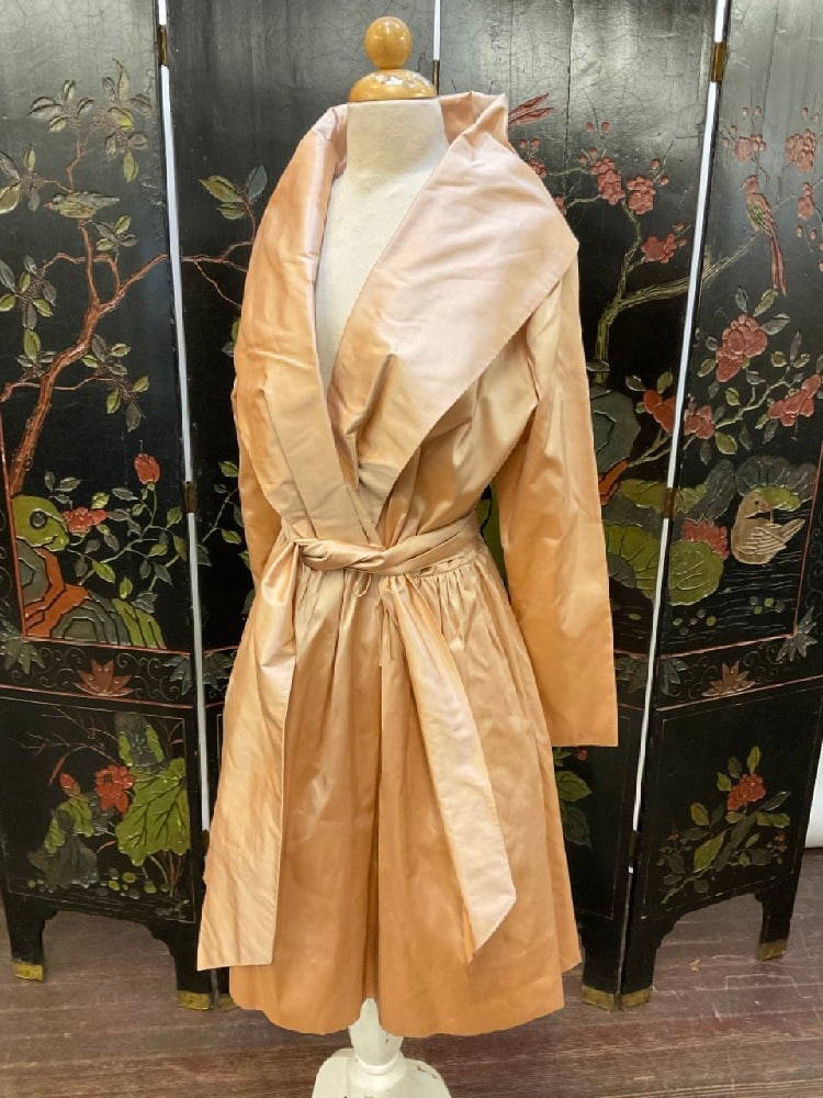 Regehr Catherine Vancouver Canada For Neumann Marcus 100% Silk Auction