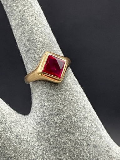 14k Yellow Gold Gemstone Ruby Ring