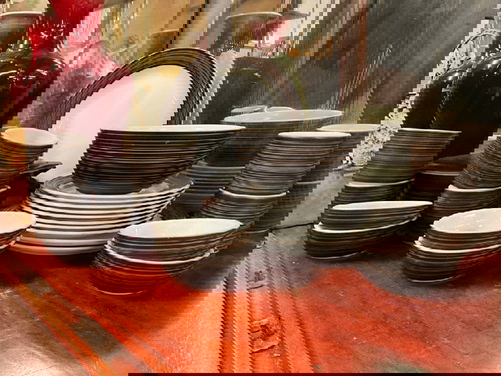 Vintage Pyrex Rare Terra Design Serve Ware - (25) Pieces Auction