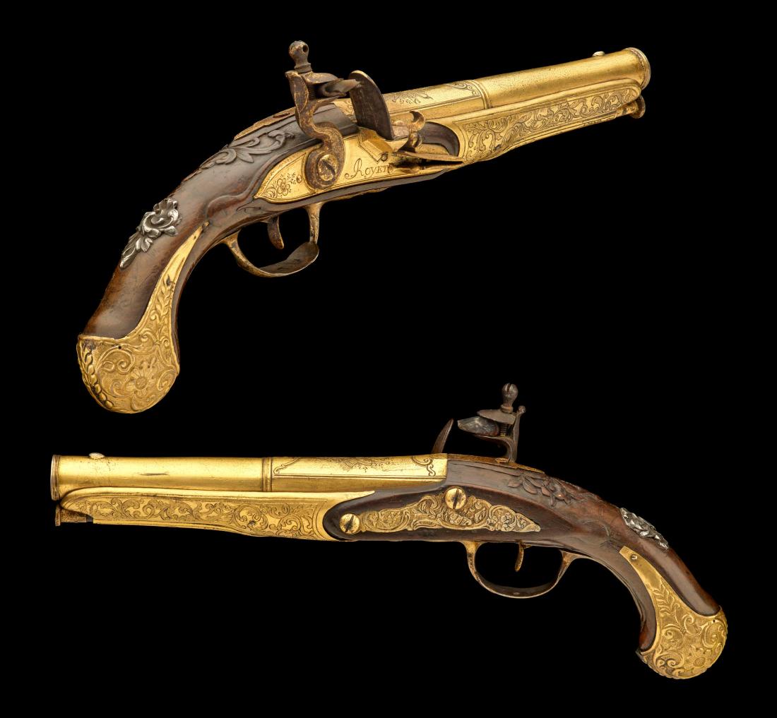 A PAIR OF 20 BORE FRENCH FLINTLOCK PISTOLS FOR THE