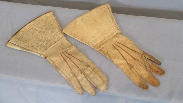 Pair Of Civil War Era Leather Cavalry Gauntlets Auction