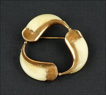 An Anglo Indian Tiger Claw Brooch.