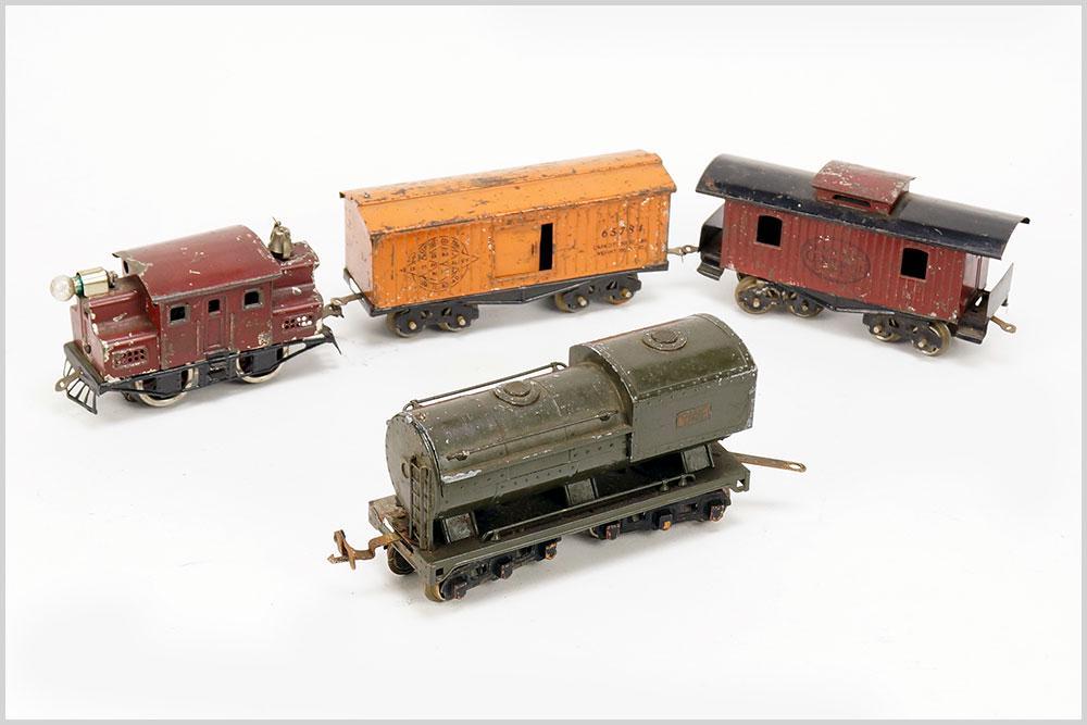 Lionel 150 Electric Locomotive And Train Cars.