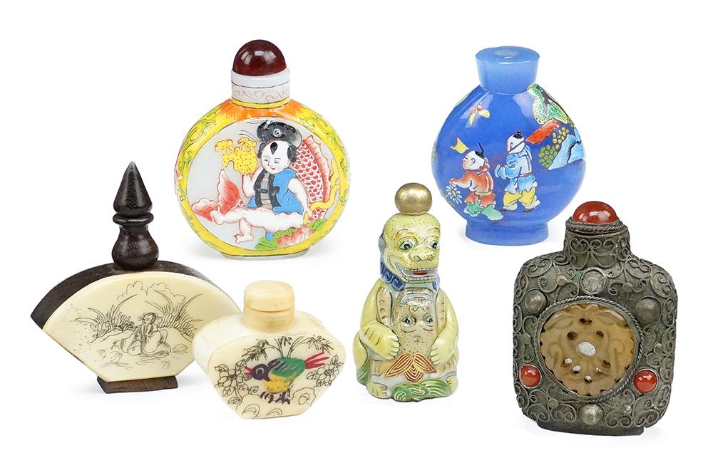 For Auction: A Collection of Chinese Snuff Bottles. (#2343058) on Apr ...