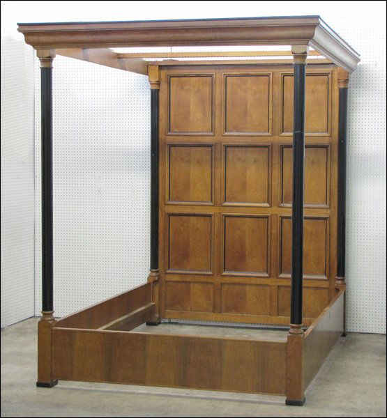 821102: ITALIAN CANOPY BED.