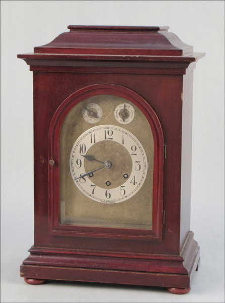 882246: GUSTAV BECKER MANTLE CLOCK.