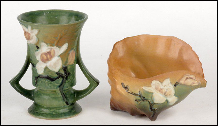 ROSEVILLE POTTERY CONCH SHELL IN THE MAGNOLIA PATTERN.