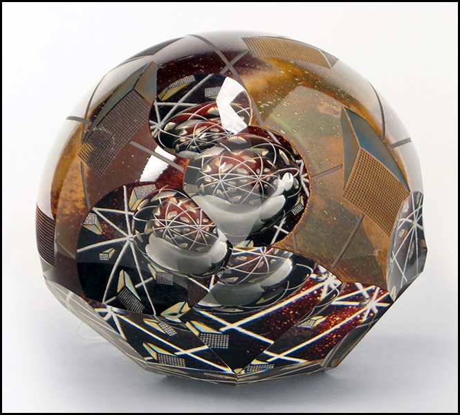 DAVID SCHWARZ (AMERICAN, B.1952) ART GLASS SCULPTURE.