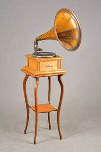Horn Gramophone, England