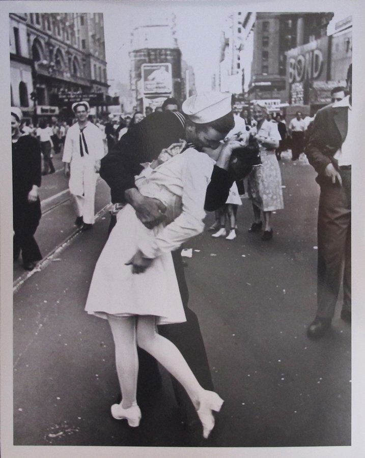 Original 1960s Wwii Photo V J Day In Times Square By