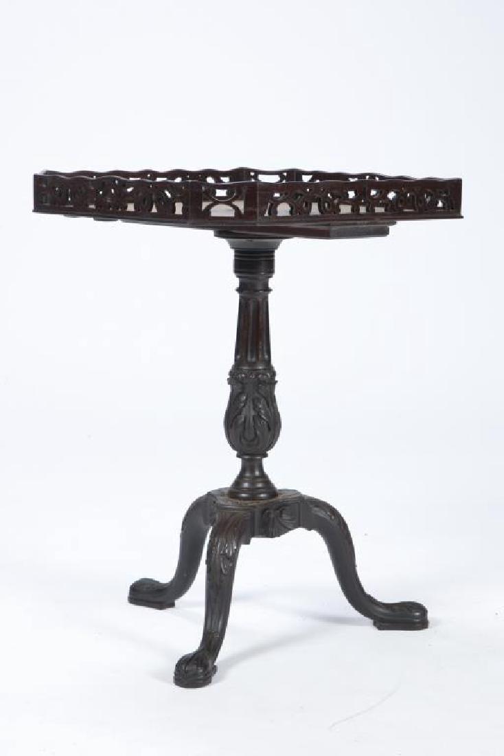 (18th c) MAHOGANY TRAY TOP TEA TABLE