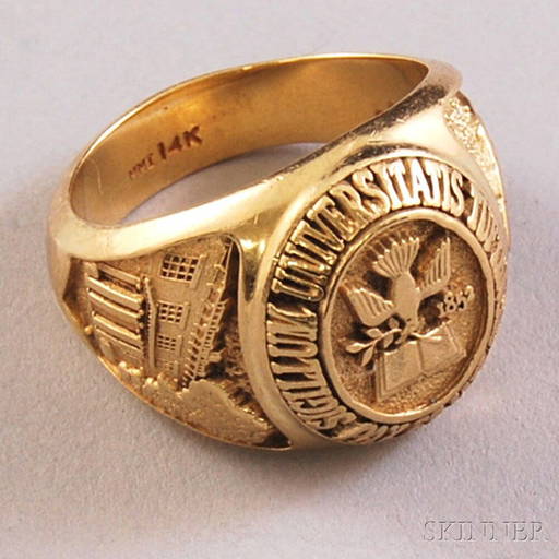 Gentleman's 14kt Gold Tufts University Ring, The Outsid