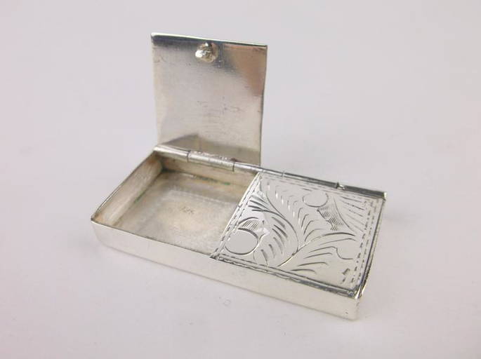Stunning Heavy Sterling Silver Ornate Pill Box 2 Side