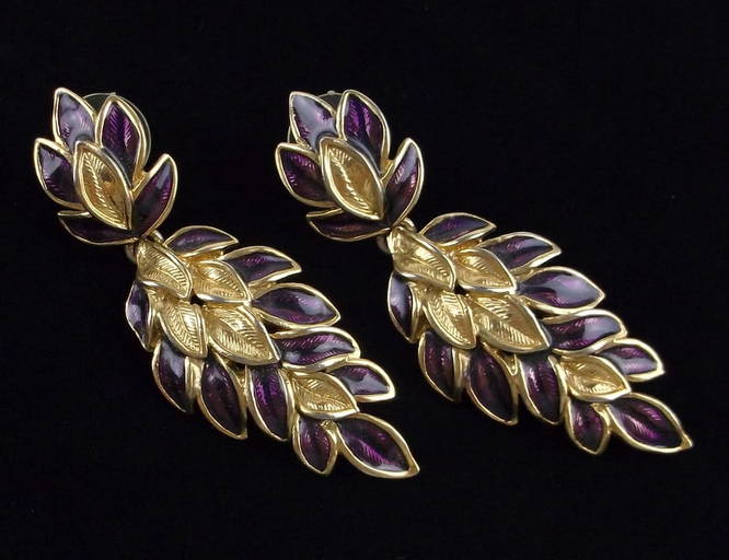 Rare Vint Crown Trifari Royal Renaissance Drop Earrings