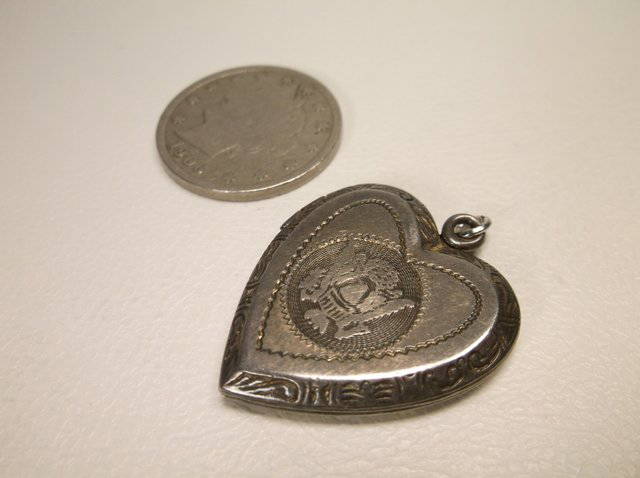 Antique Sterling Silver Wwii Eagle Locket