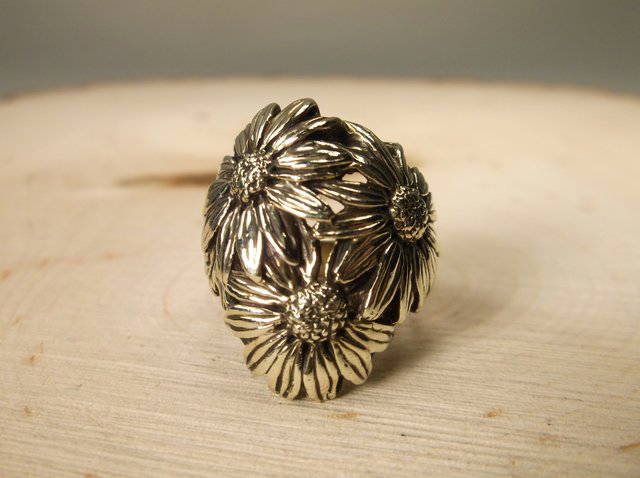 Rare Gavan Riley 14kt Gold Flower Ring 7 Gorgeous