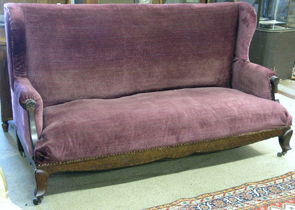 6641: Edwardian roundabout couch