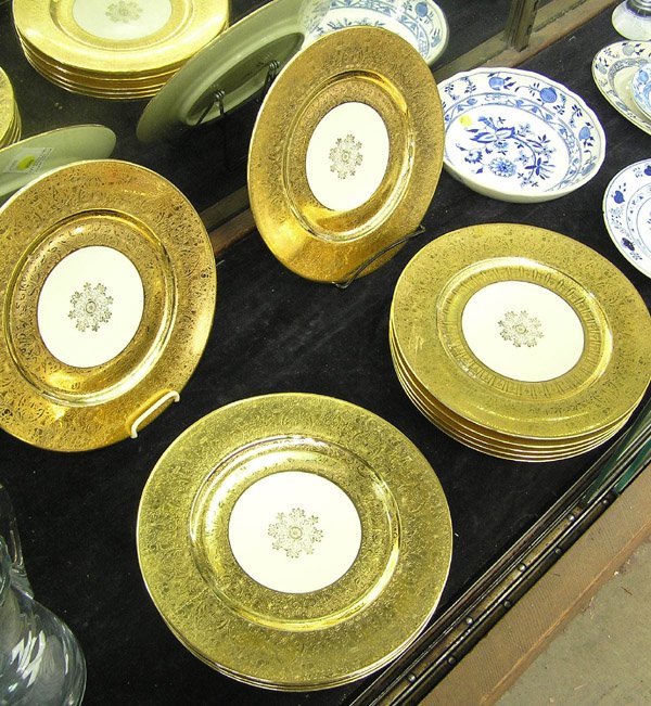 4046: Heinrich & Co. porcelain dinner plates