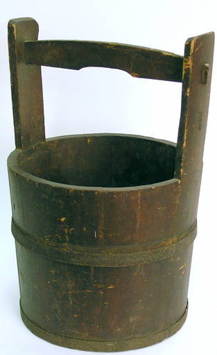 6075: Japanese Wooden Bucket - Jul 10, 2005 | Clars Auction Gallery in CA