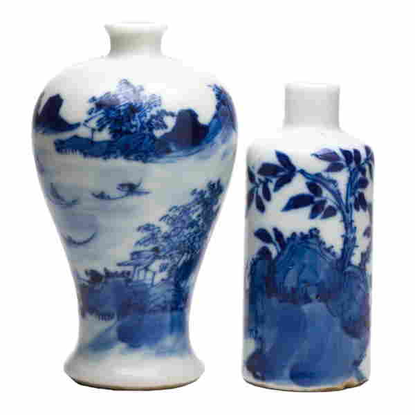 (lot of 2) Chinese blue and white bottles (#9896) on Sep 18, 2022 ...
