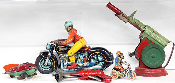 Lot Of 2 - Vintage Toy Ray Guns: - May 31, 2013 | Victorian Casino ...