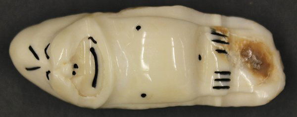 Inuit skin scraper Tigara, Alaska 19th century, and soa : Lot 6033