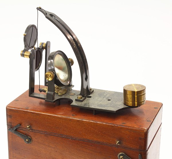 Azimuth Reflector, A Handheld Navigation Device