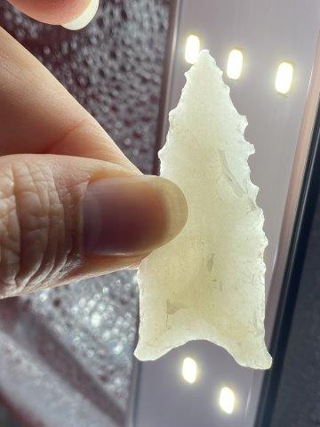 Fine Arrow Point Indian Artifact Arrowhead