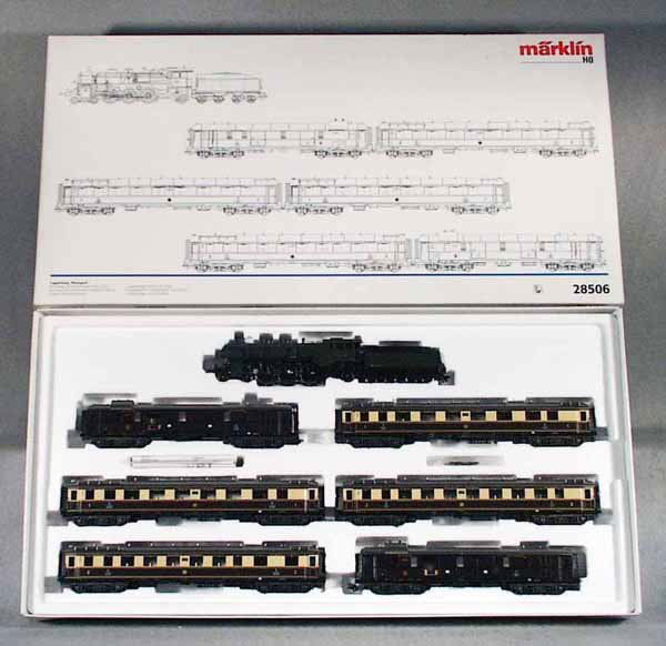 119: MARKLIN RHEINGOLD TRAIN SET