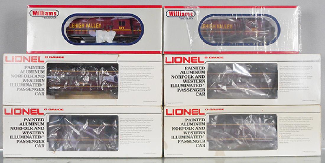 LIONEL & WILLIAMS TRAIN SET