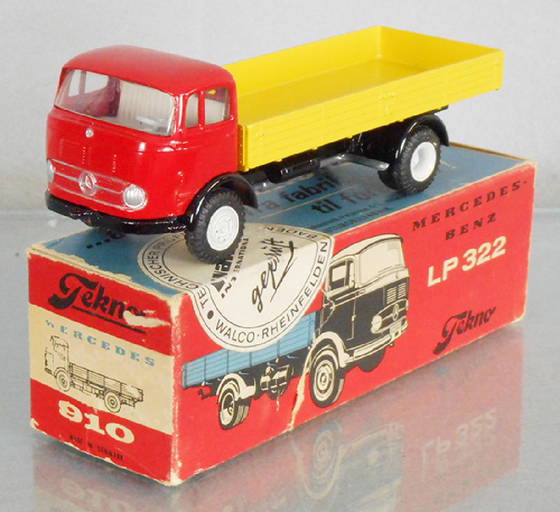Tekno 910 Mercedes Truck