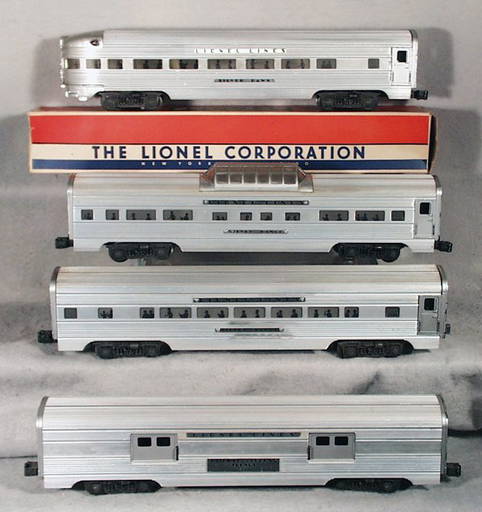 4 Lionel Streamline Coaches