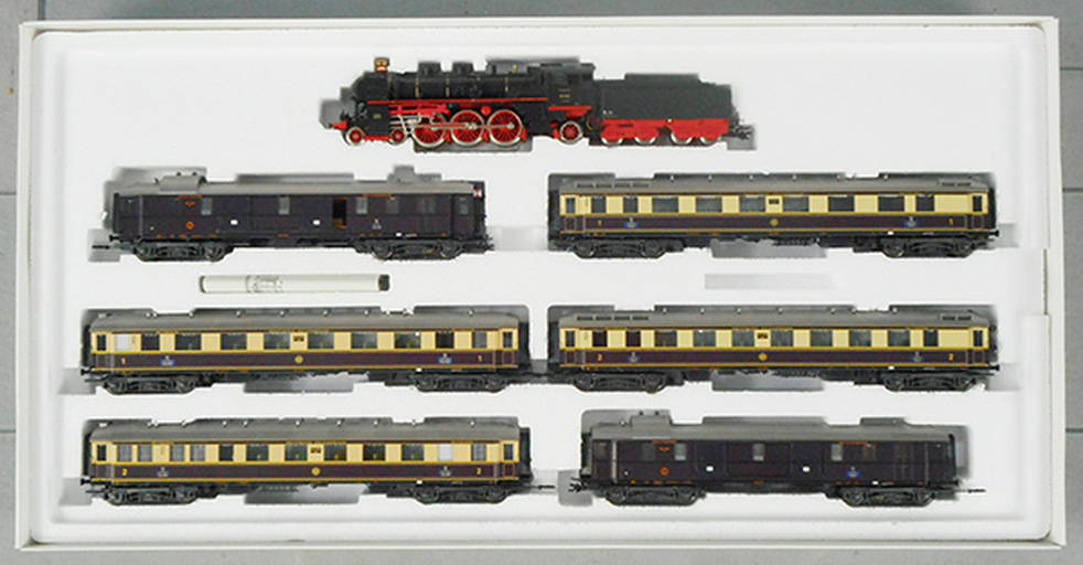 MARKLIN 28506 RHEINGOLD TRAIN SET - Sep 07, 2019 | Lloyd Ralston ...
