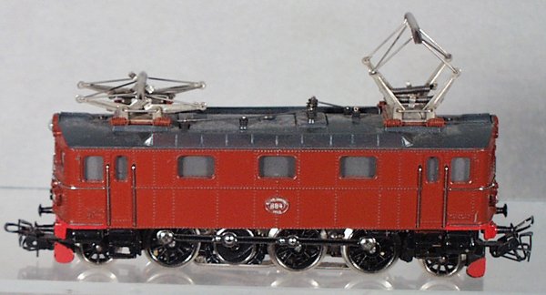 11: MARKLIN 3018 SWEDISH ELECTRIC LOCO
